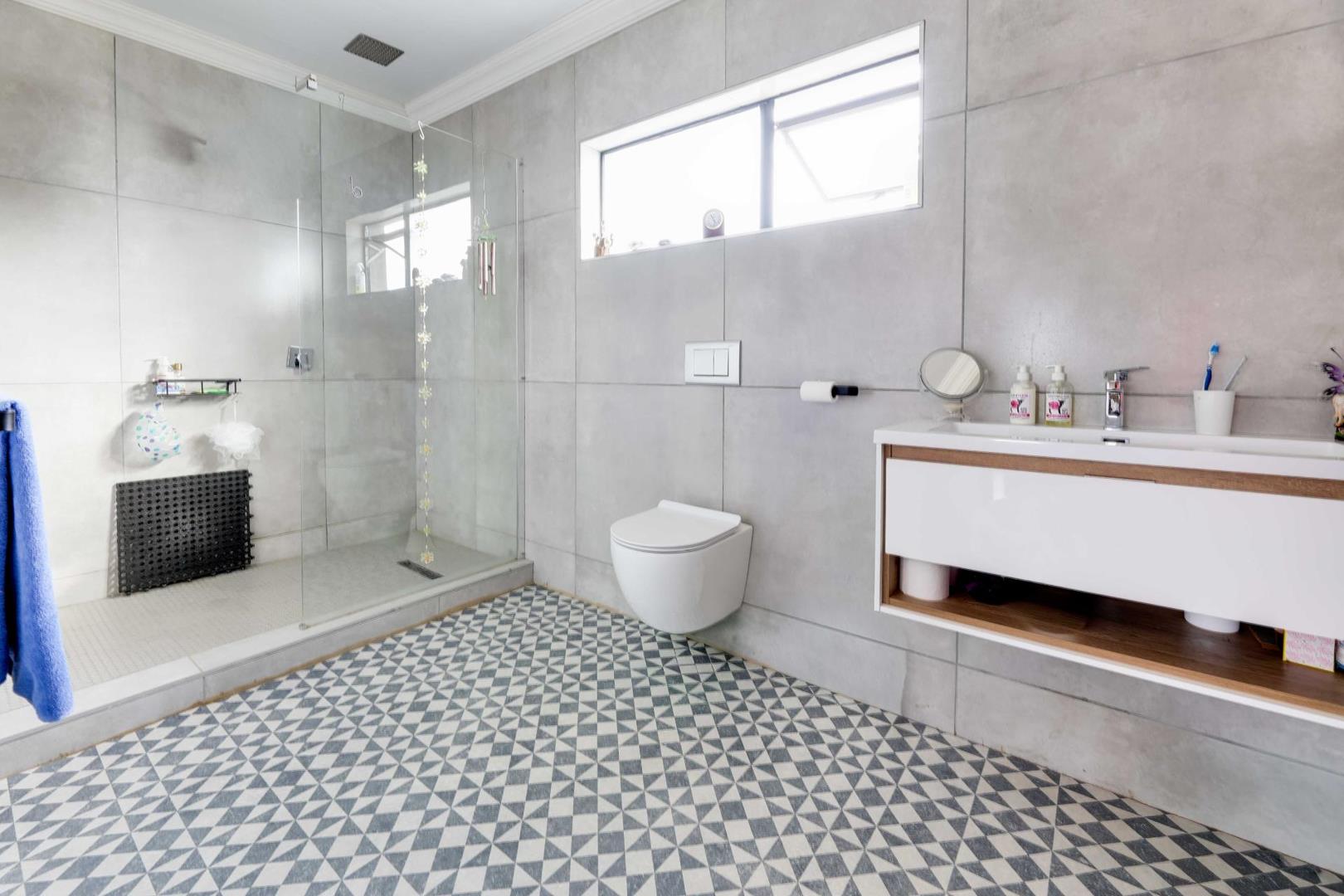 4 Bedroom House for sale in Ruimsig - P24-116950314