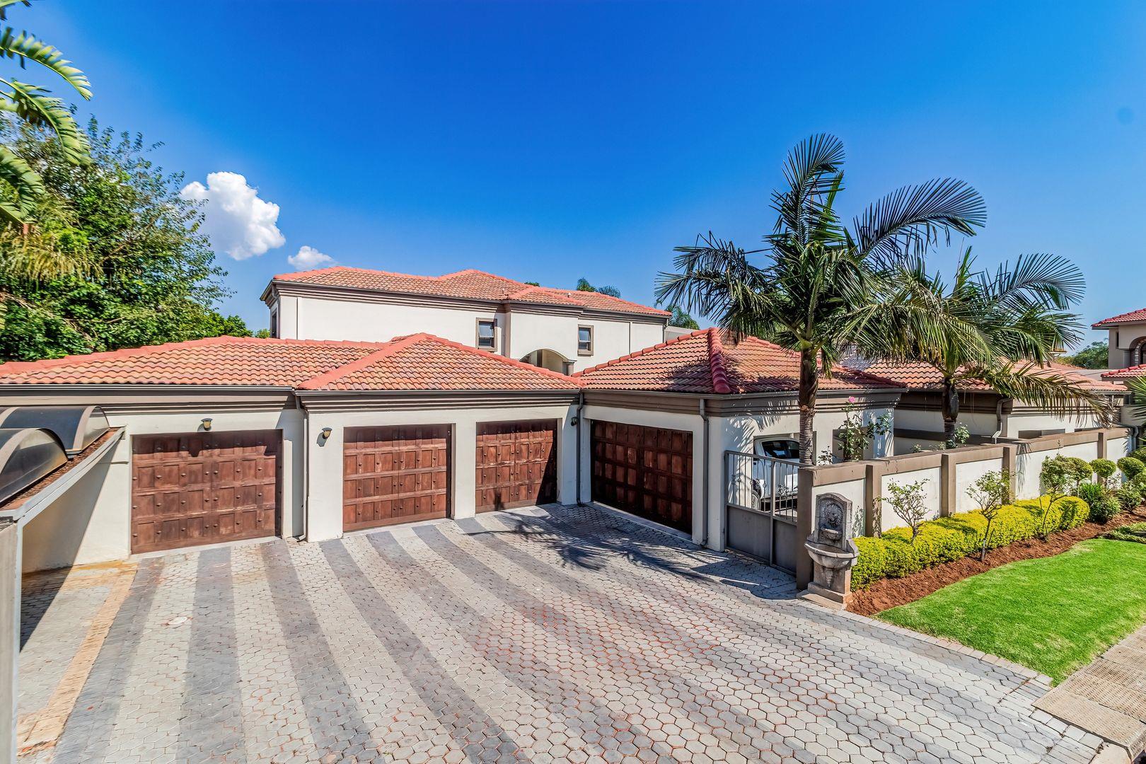 5 Bedroom House for sale in Ruimsig Country Estate - 320 Yvette Street ...