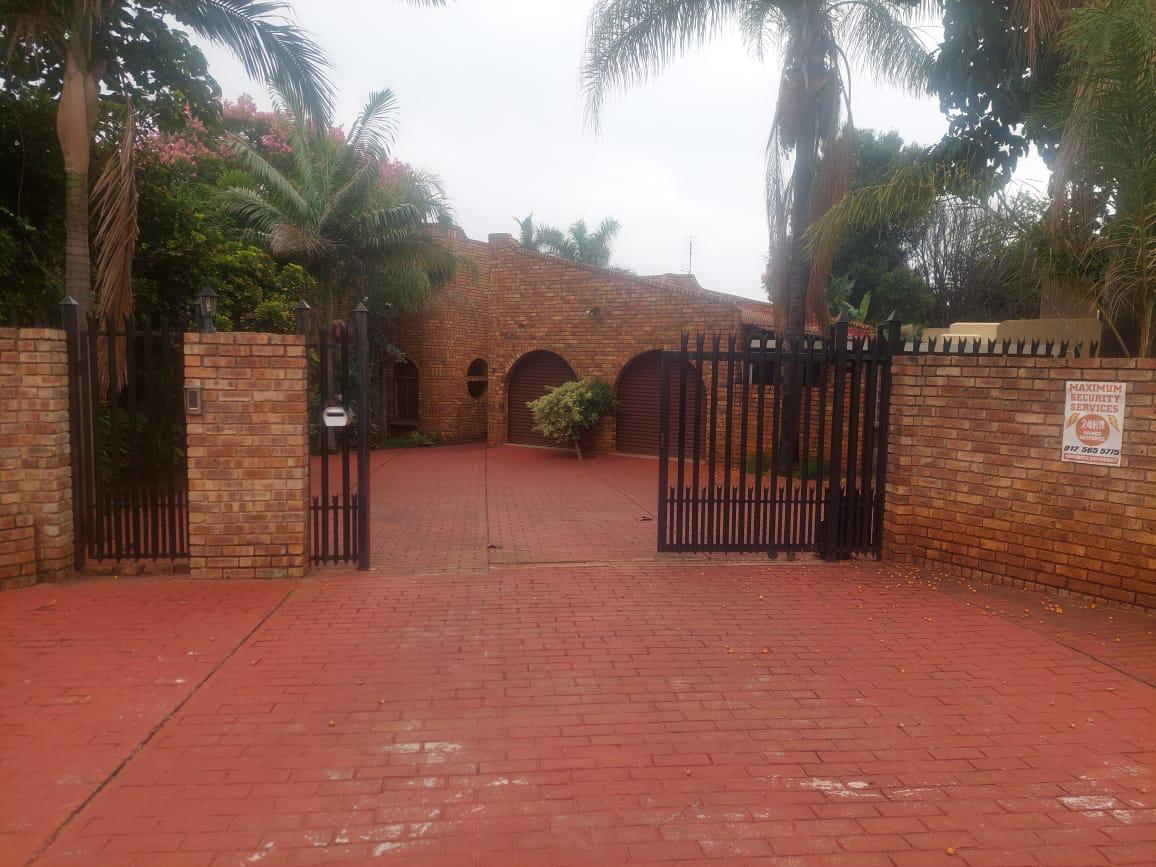 4 Bedroom House for sale in Amandasig - P24-116954540