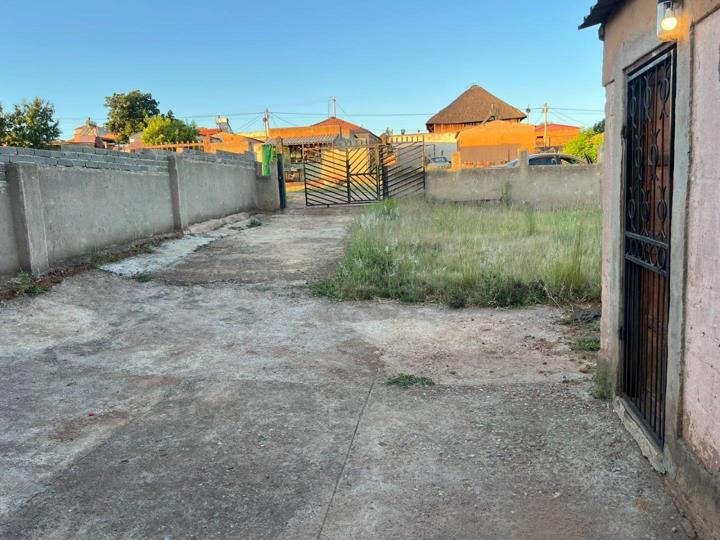 House for sale in Ga-rankuwa Unit 8 - P24-116959665