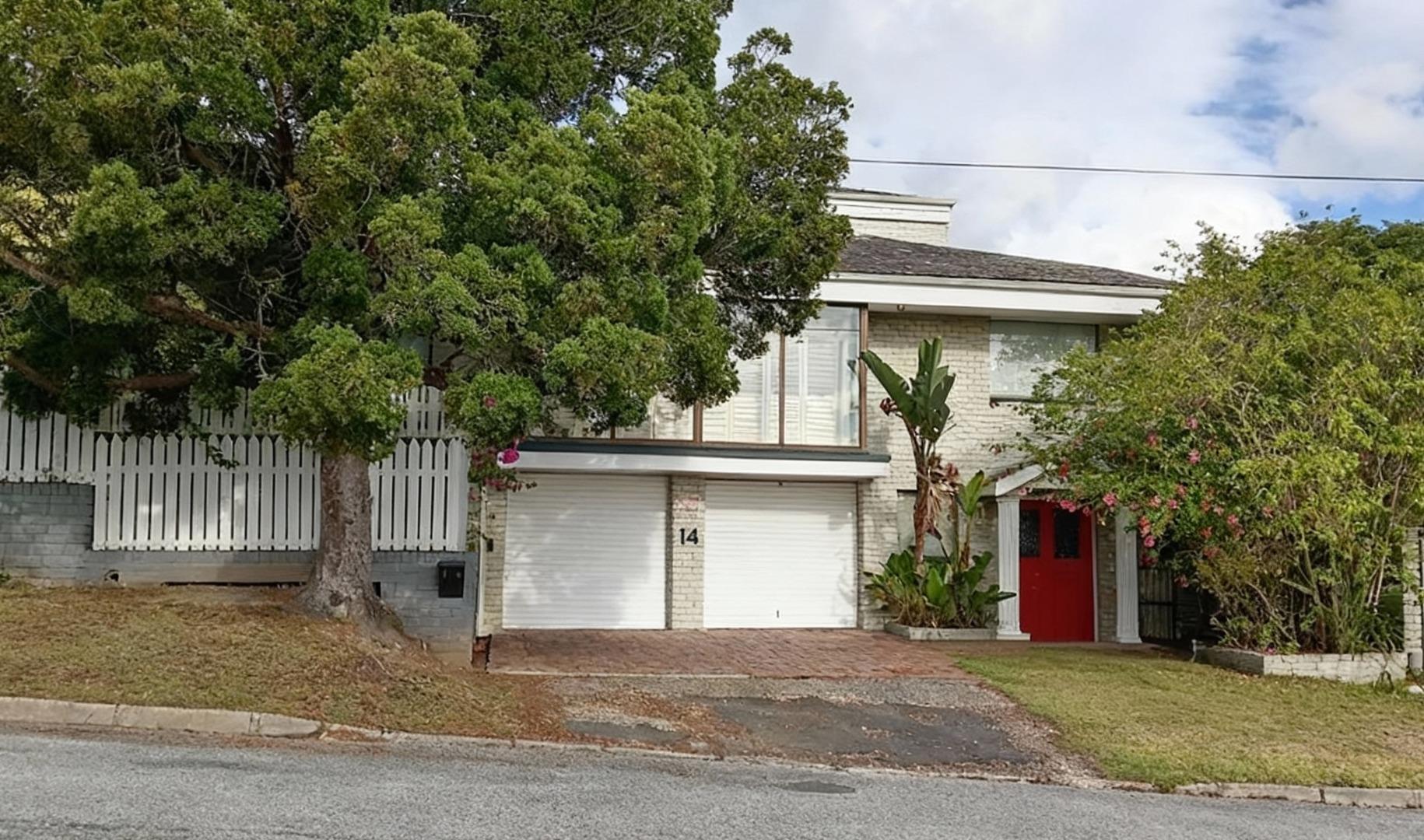 3 Bedroom House for sale in Knysna Central - P24-116961070