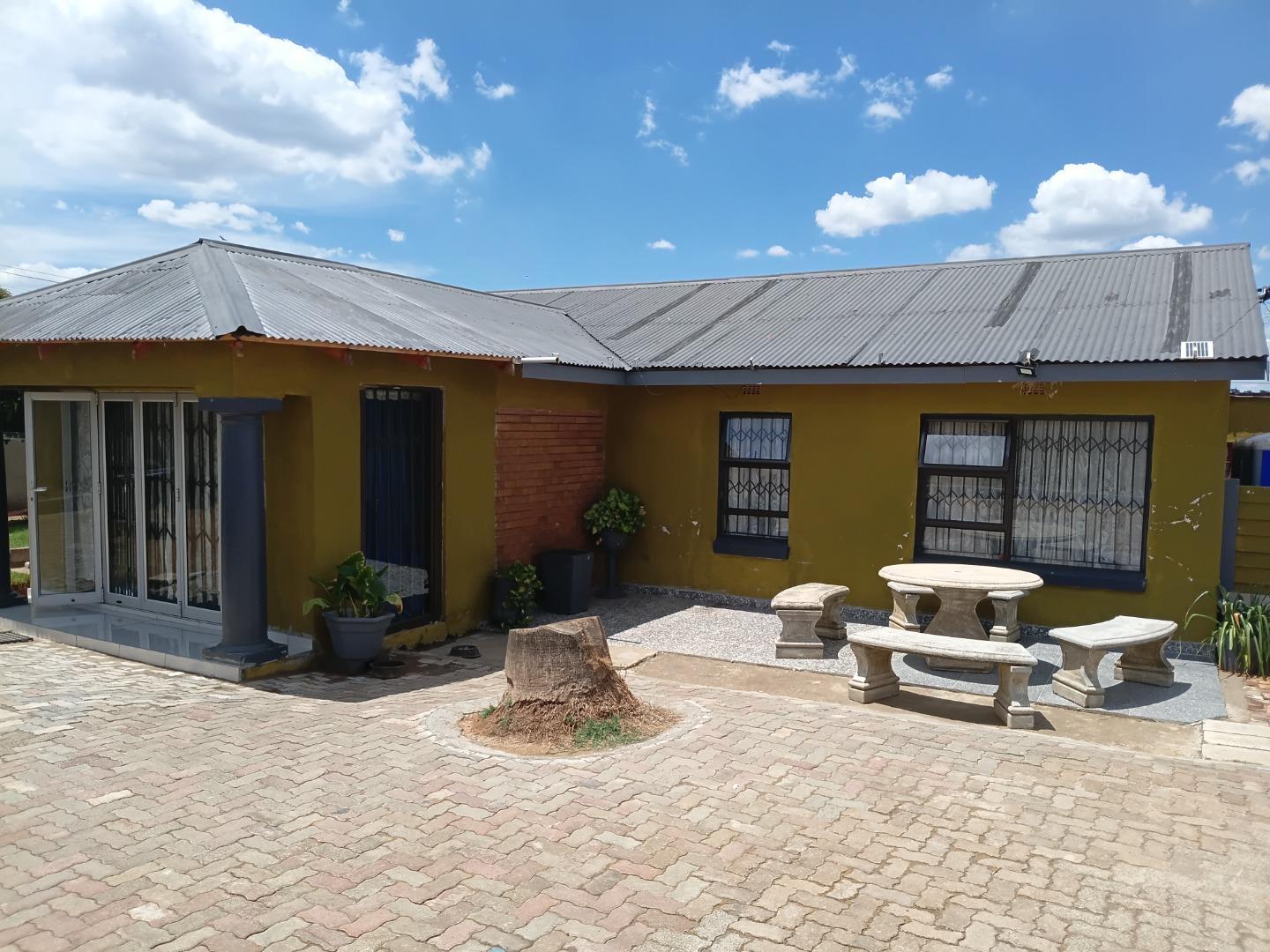 3 Bedroom House for sale in Tedstoneville - P24-116966759