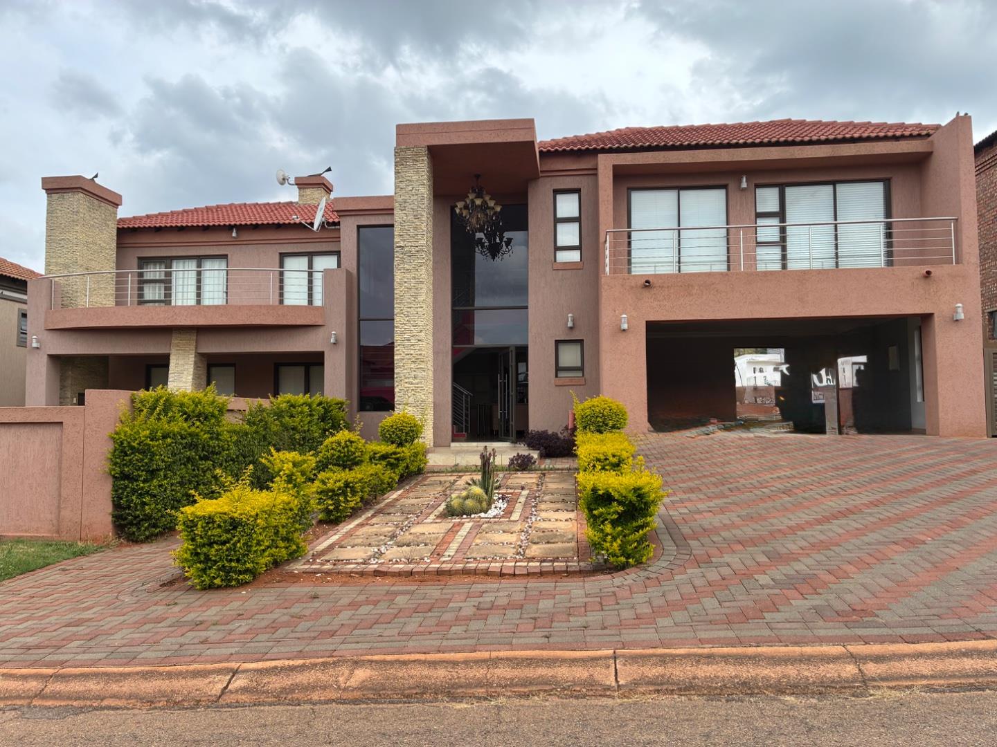 5 Bedroom House to rent in Amandasig - 1692 Amandasig - P24-116967837