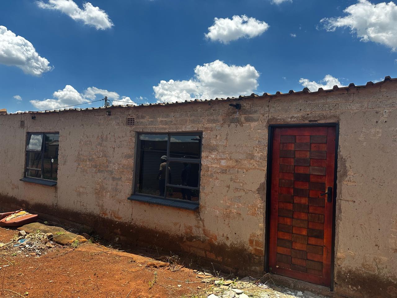 2 Bedroom House for sale in Sebokeng Central - P24-116969335