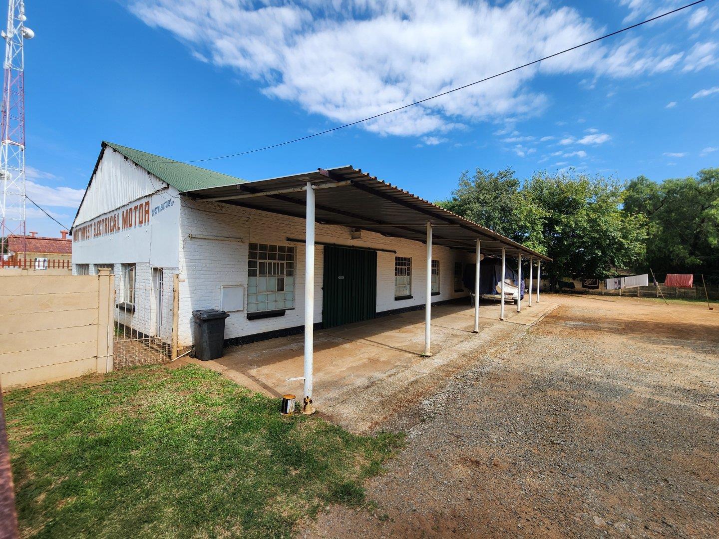 Industrial property for sale in Stilfontein - P24-116973061