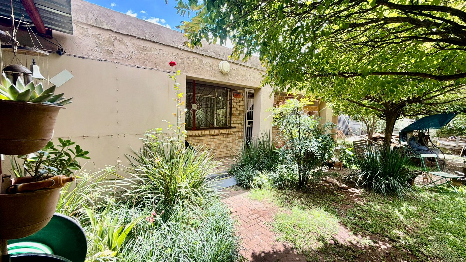 3 Bedroom House for sale in Stilfontein Ext 4 - P24-116978812