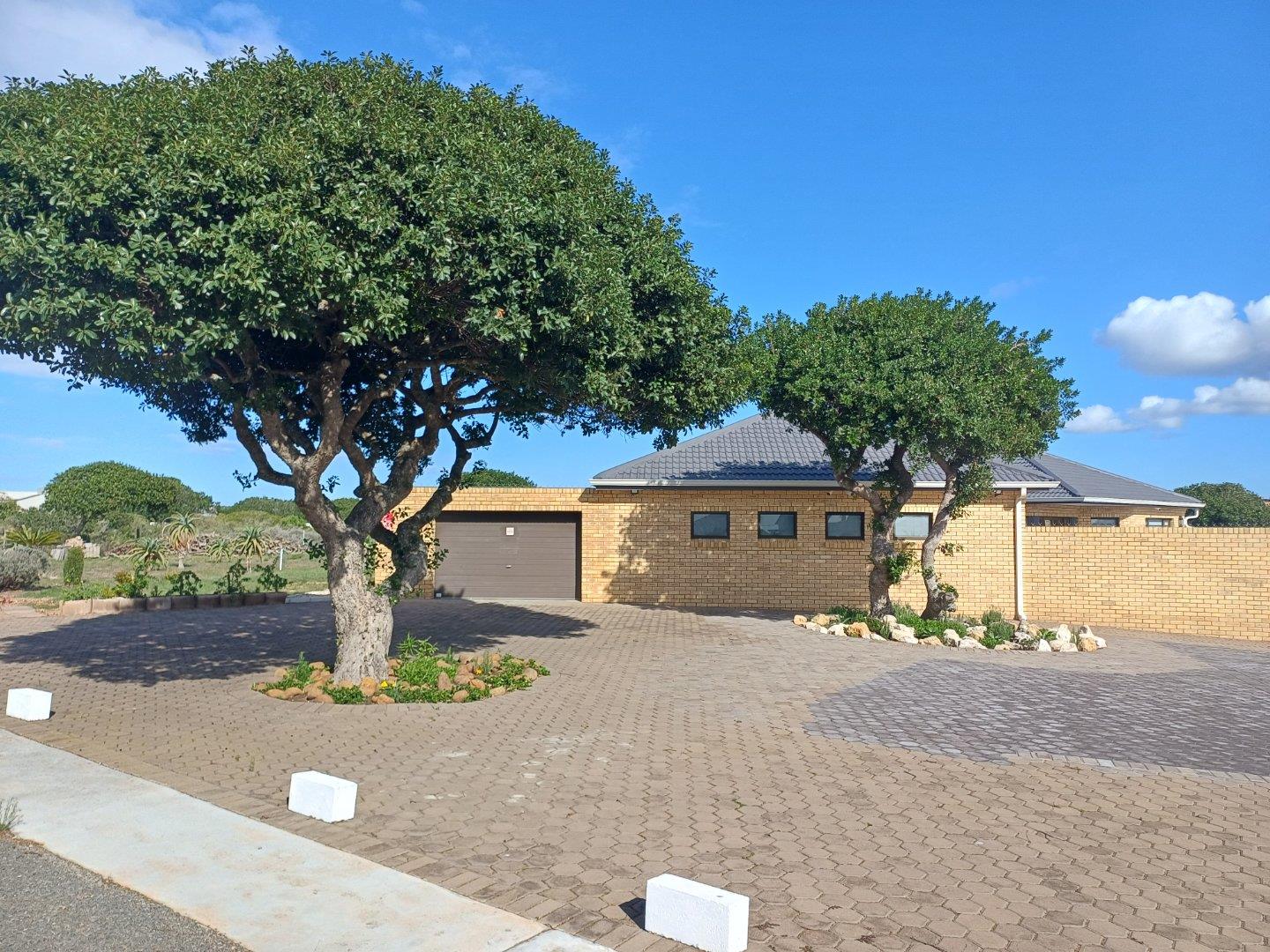 3 Bedroom House for sale in Stilbaai Wes - 4 Skilpad Lane - P24-116980458