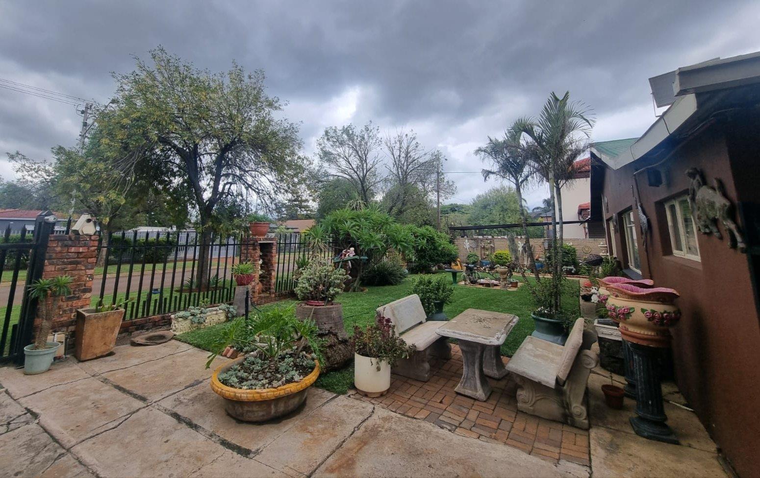 3 Bedroom House for sale in Daspoort - P24-117001147