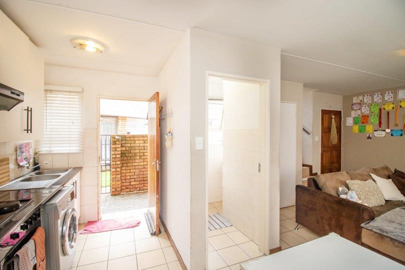 2 Bedroom Apartment / flat for sale in Edleen - P24-117009559