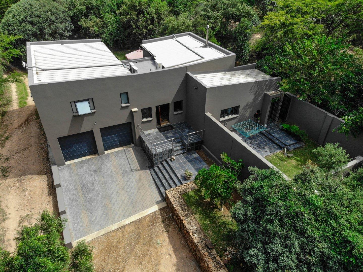 5 Bedroom House for sale in Ruimsig - P24-117010117