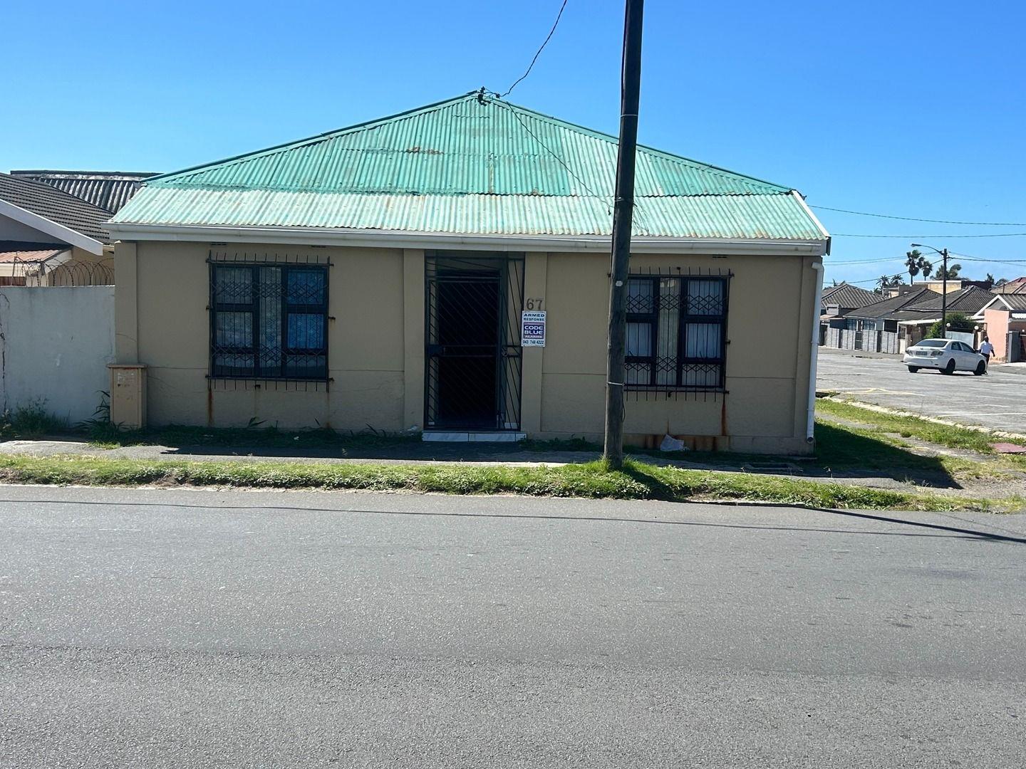 6 Bedroom House for sale in Quigney - P24-117014165