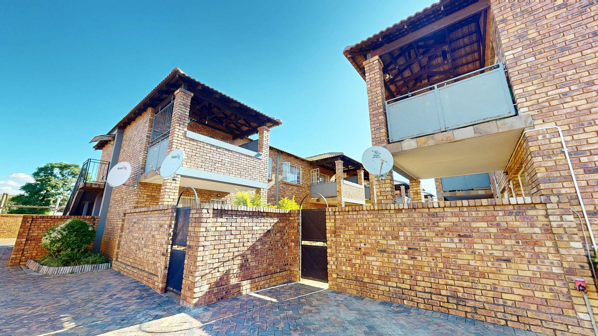 2 Bedroom Townhouse for sale in Andeon - Country View, 586 Fred ...