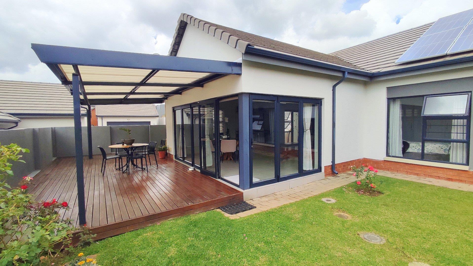 4 Bedroom House for sale in Amberfield - P24-117034446