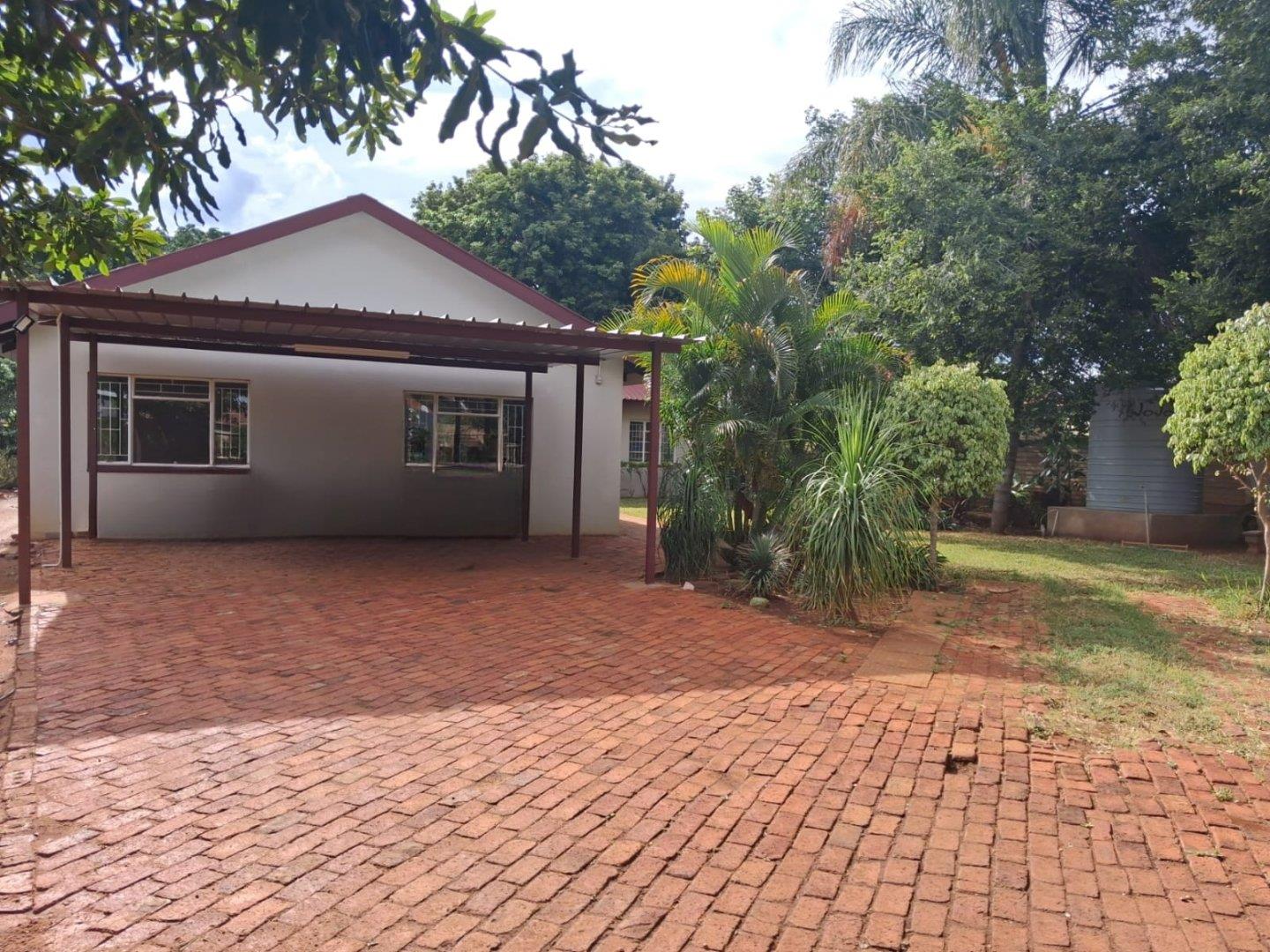 3 Bedroom House to rent in Mokopane Central - P24-117036408