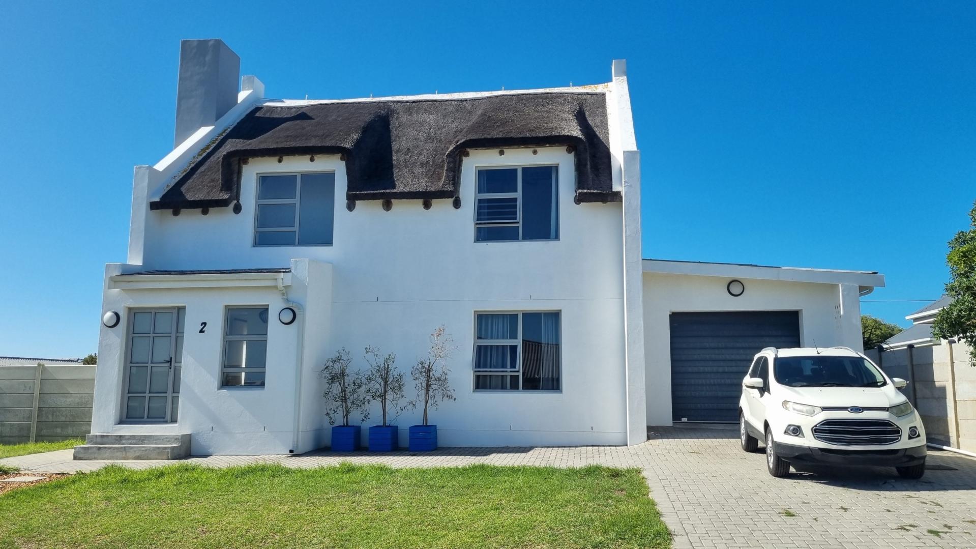 4 Bedroom House for sale in Struisbaai - 2 Dageraad Street - P24-117014608