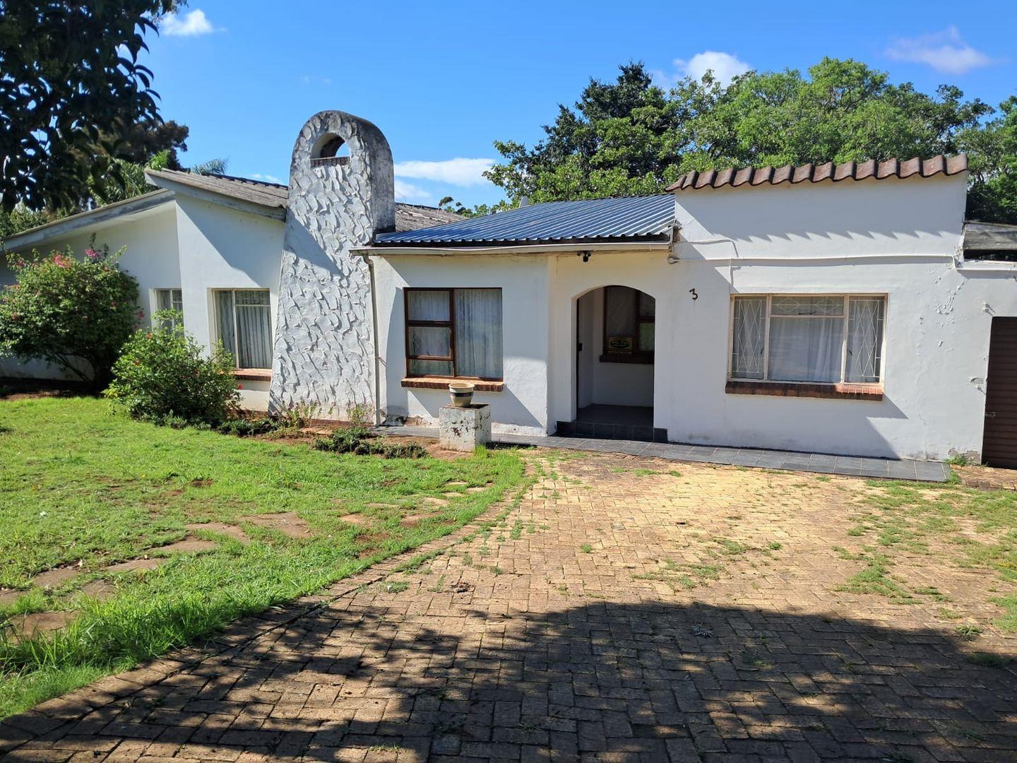 4 Bedroom House for sale in Grahamstown Central - P24-117055338