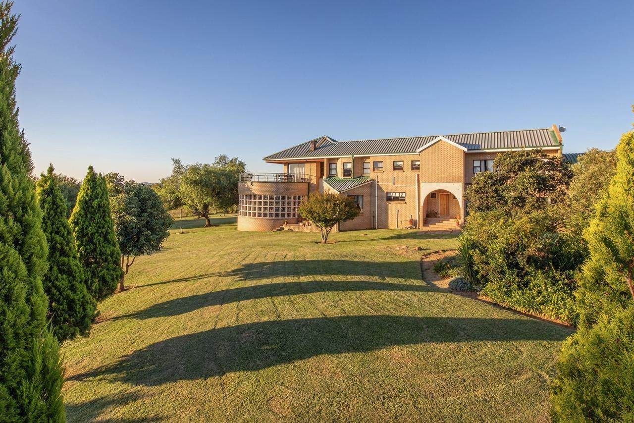 4 Bedroom House for sale in Ruimsig - P24-117063840