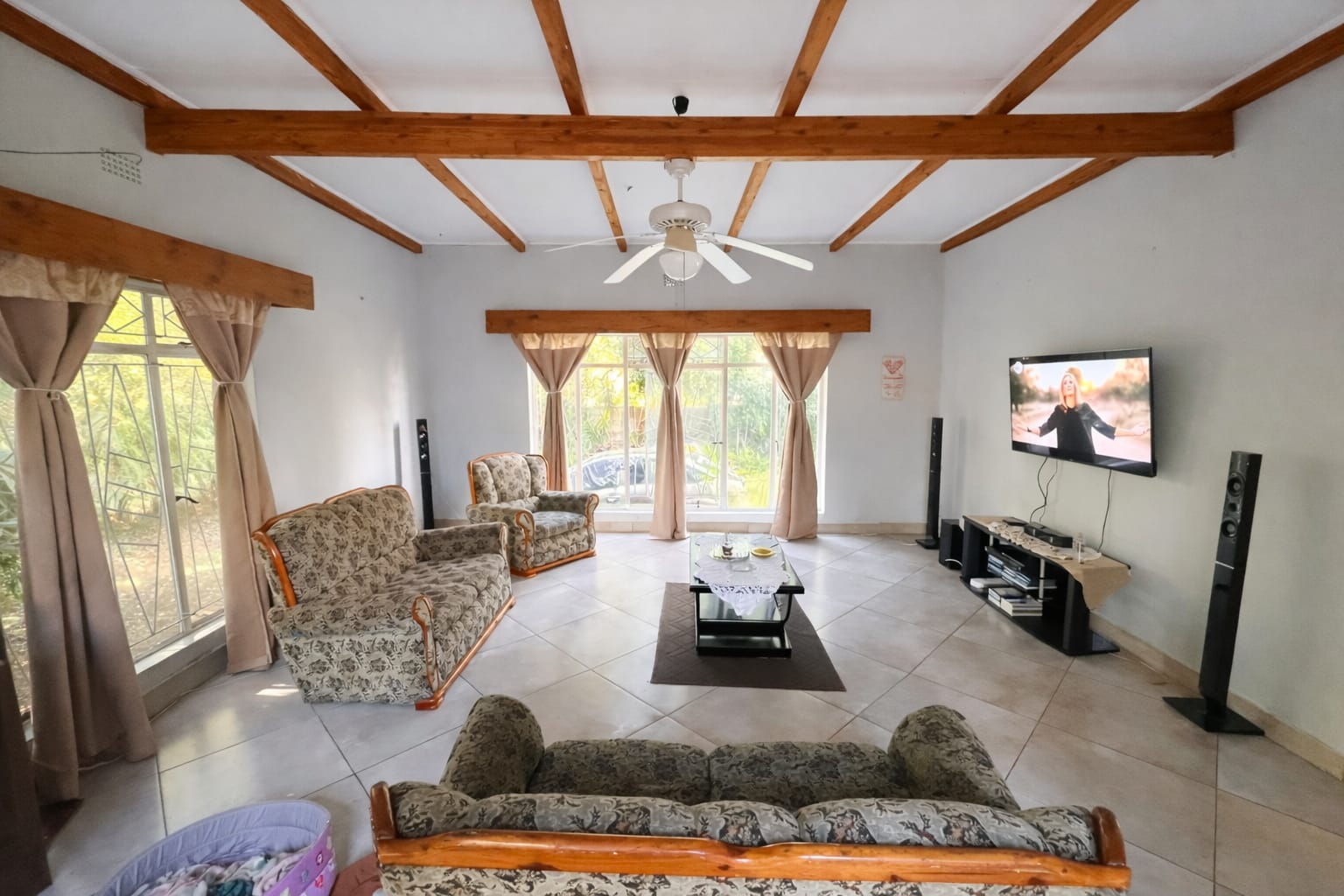 3 Bedroom House for sale in Geelhoutpark - P24-117064407
