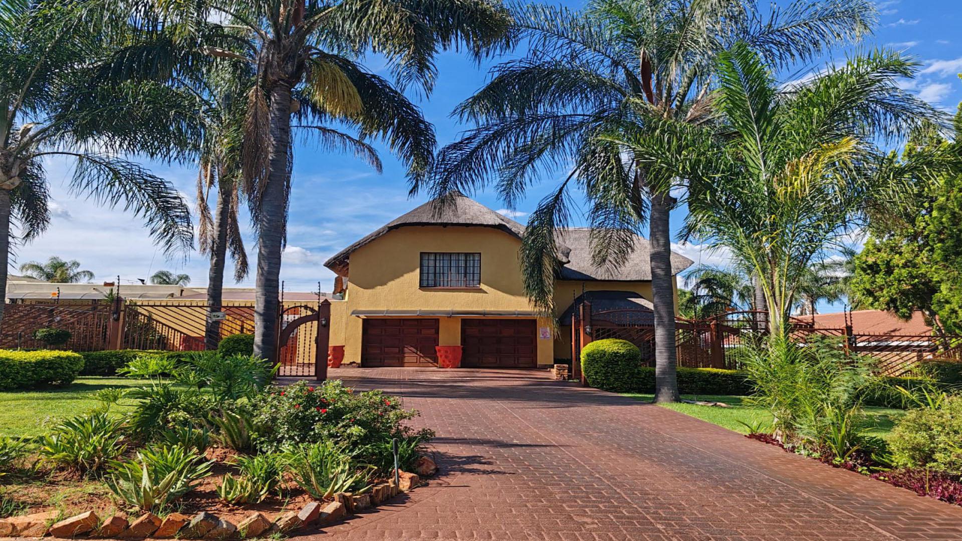 3 Bedroom House for sale in Amandasig - P24-114024247