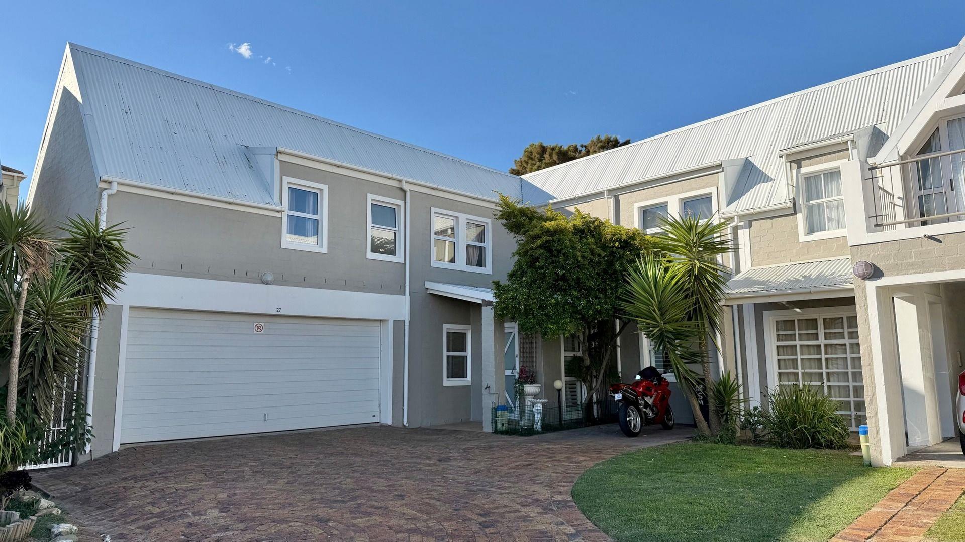 4 Bedroom House for sale in Strand Central - P24-117081437