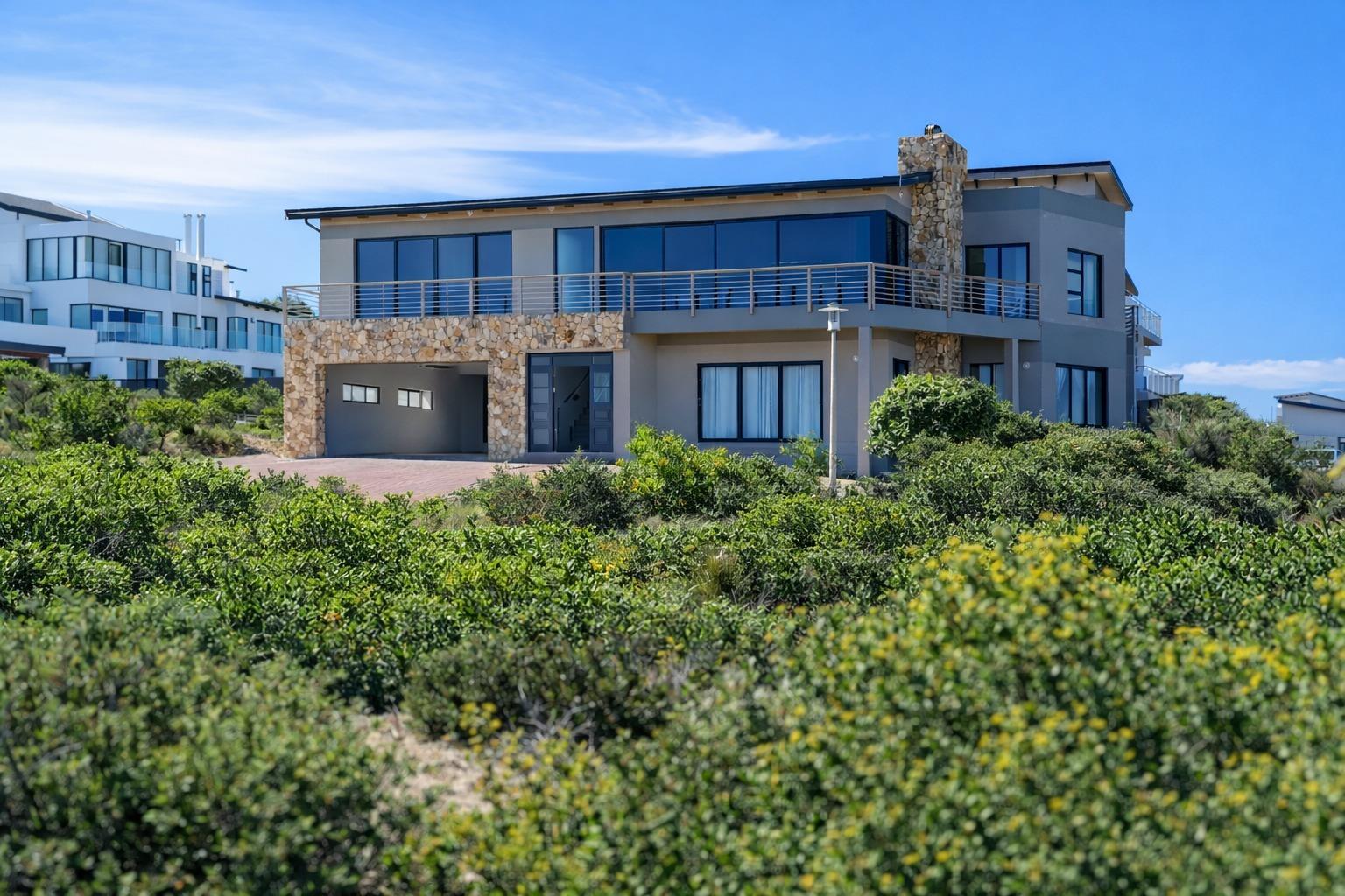 5 Bedroom House for sale in Stilbaai Oos - 12 Duine Close - P24-117067176