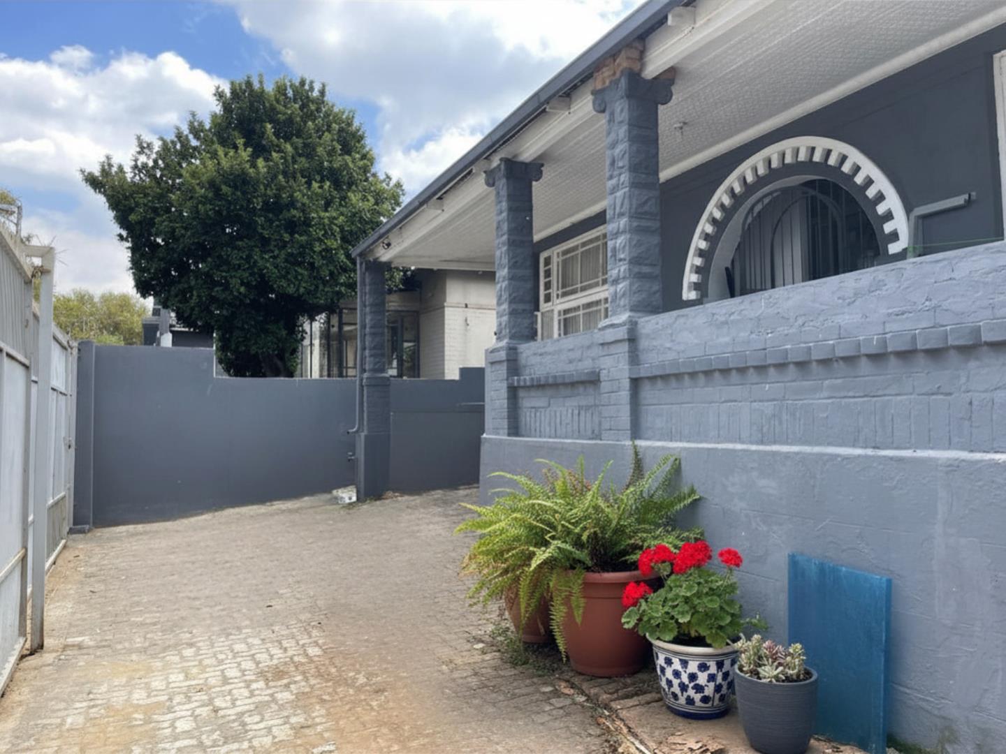 3 Bedroom House for sale in Mayfair West - P24-117091615