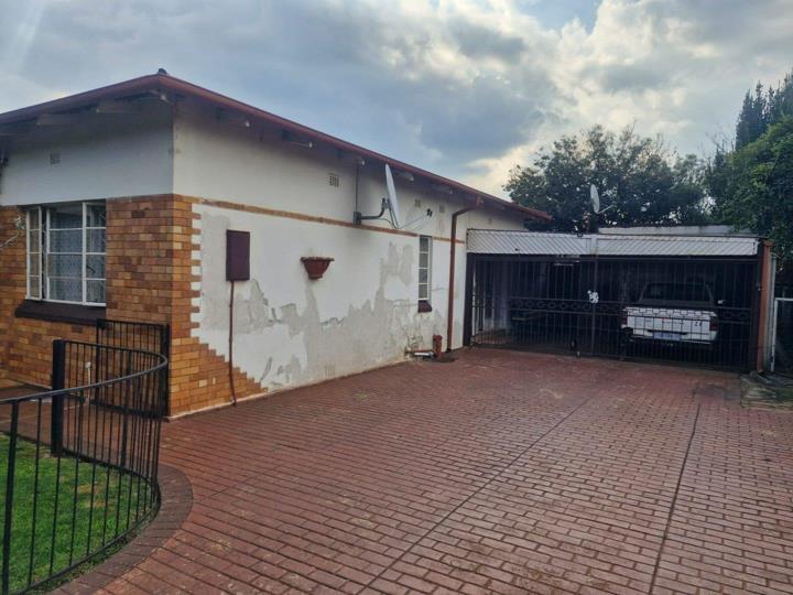 3 Bedroom House for sale in Dalview - P24-117101145