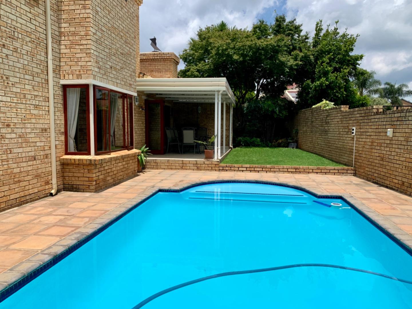 4 Bedroom House for sale in Ruimsig - 43 Peter Road - P24-114850627