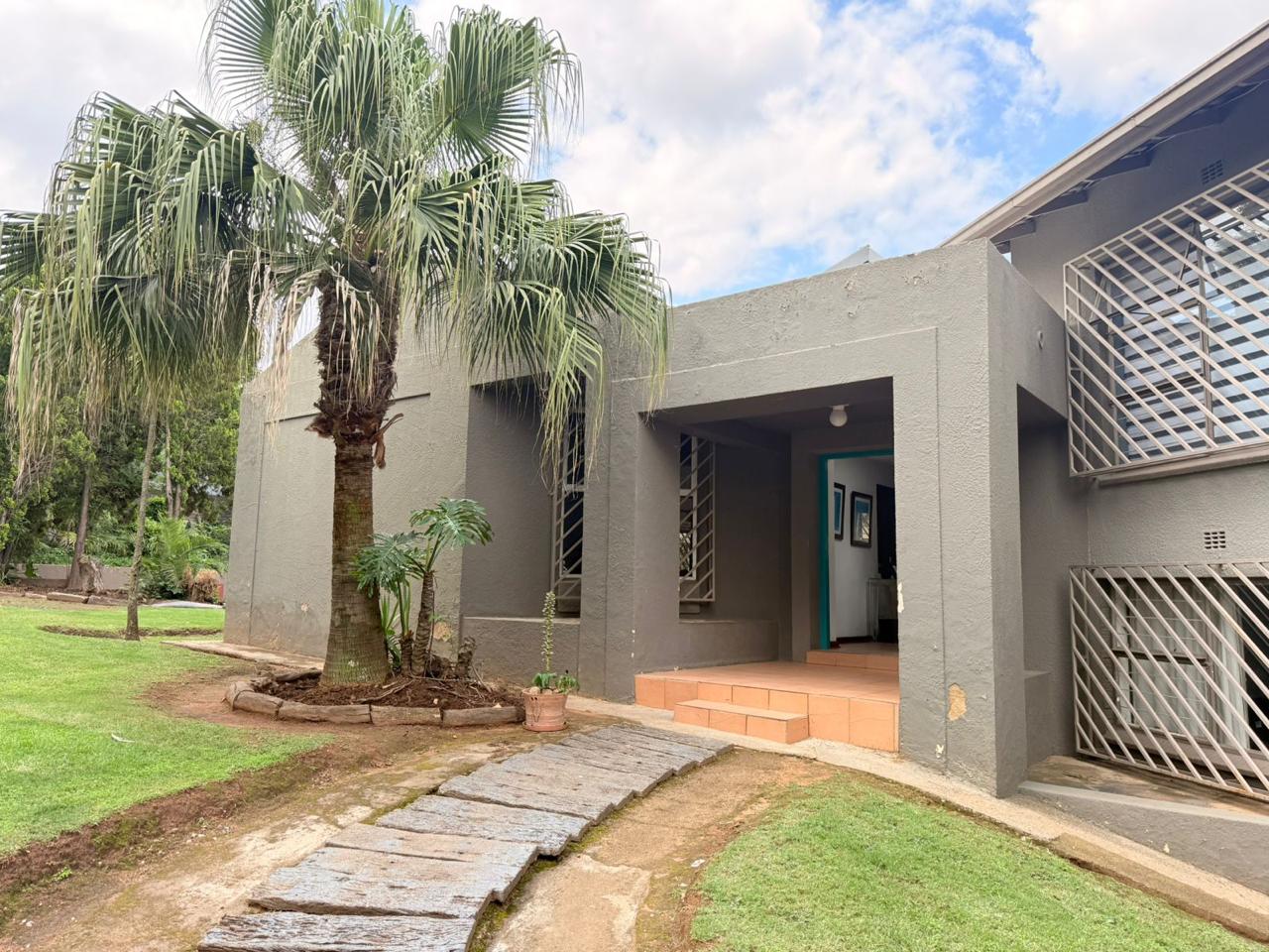 3 Bedroom House for sale in Bramley View - P24-117118982