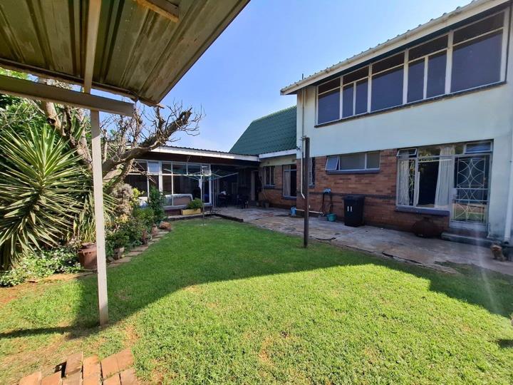 4 Bedroom House for sale in Dalview - P24-117131025