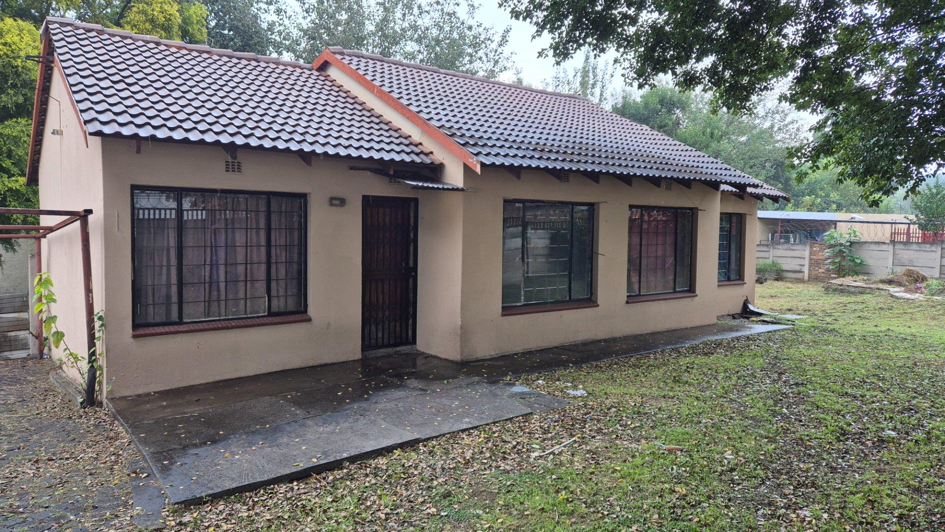 3 Bedroom House for sale in Bramley View - P24-113623554