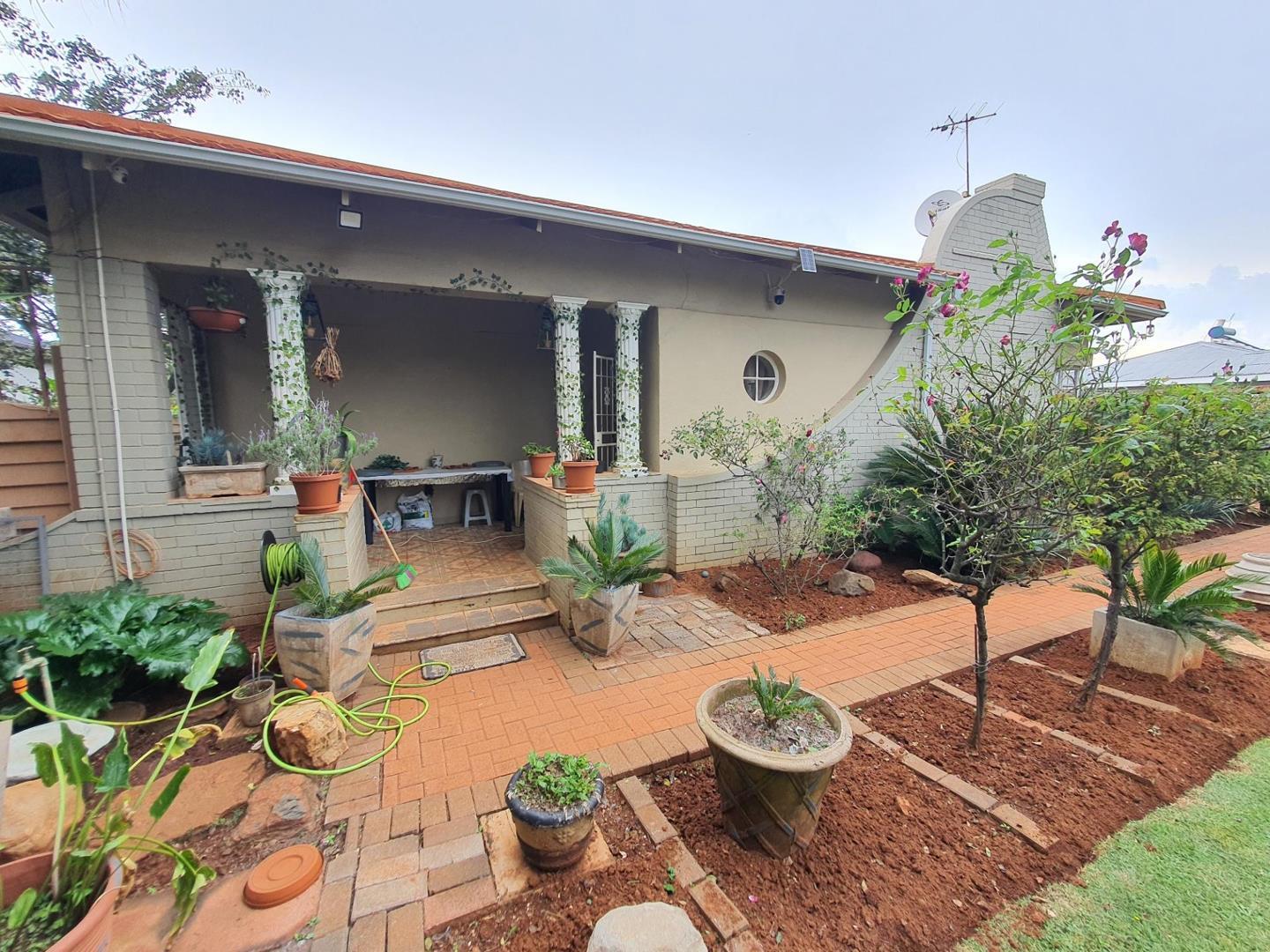 3 Bedroom House for sale in Dalview - P24-117142490