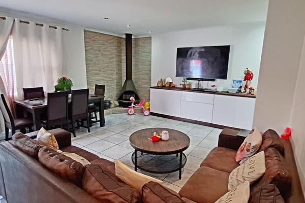 Broadlands Village Property : Property and houses for sale in ...