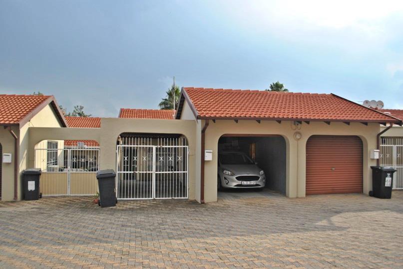 2 Bedroom Apartment / flat for sale in Rant En Dal - 24 Struben Drive ...