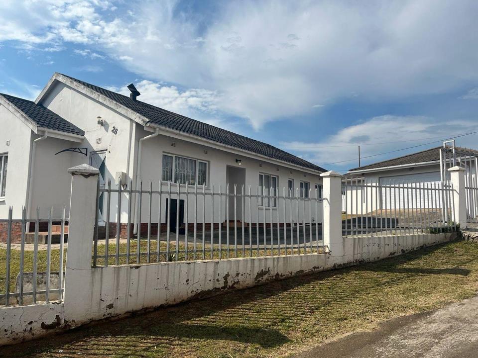 4 Bedroom House for sale in Mthatha - P24-117249818