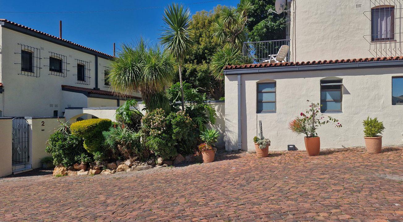 3 Bedroom Townhouse for sale in Corlett Gardens - P24-117250047