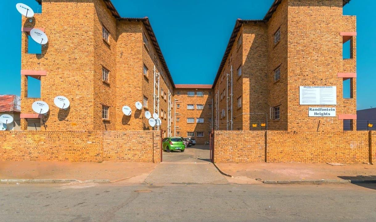 1 Bedroom Apartment Flat For Sale In Randfontein Central P24 117300656 5654