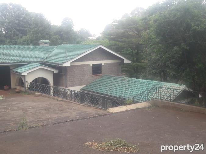 5 Bedroom House for Sale in Nyari